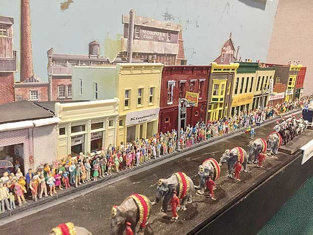 Visitors treated to circus parade, in miniature | News | presspubs.com