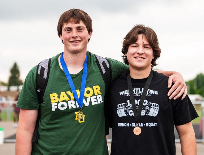 Boys track: Mustangs dominate section, reach state in 11 events | Local ...