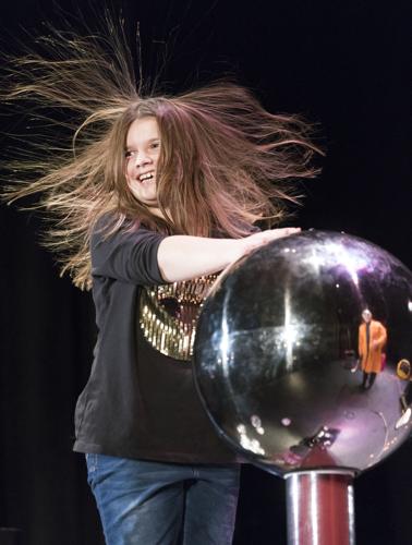 Doktor Kaboom! brings science, fun to Strand Theatre | News ...