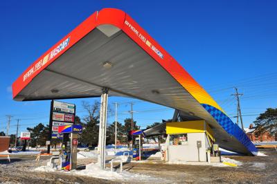Snow, wind may have caused gas-station canopy collapse | Local News ...