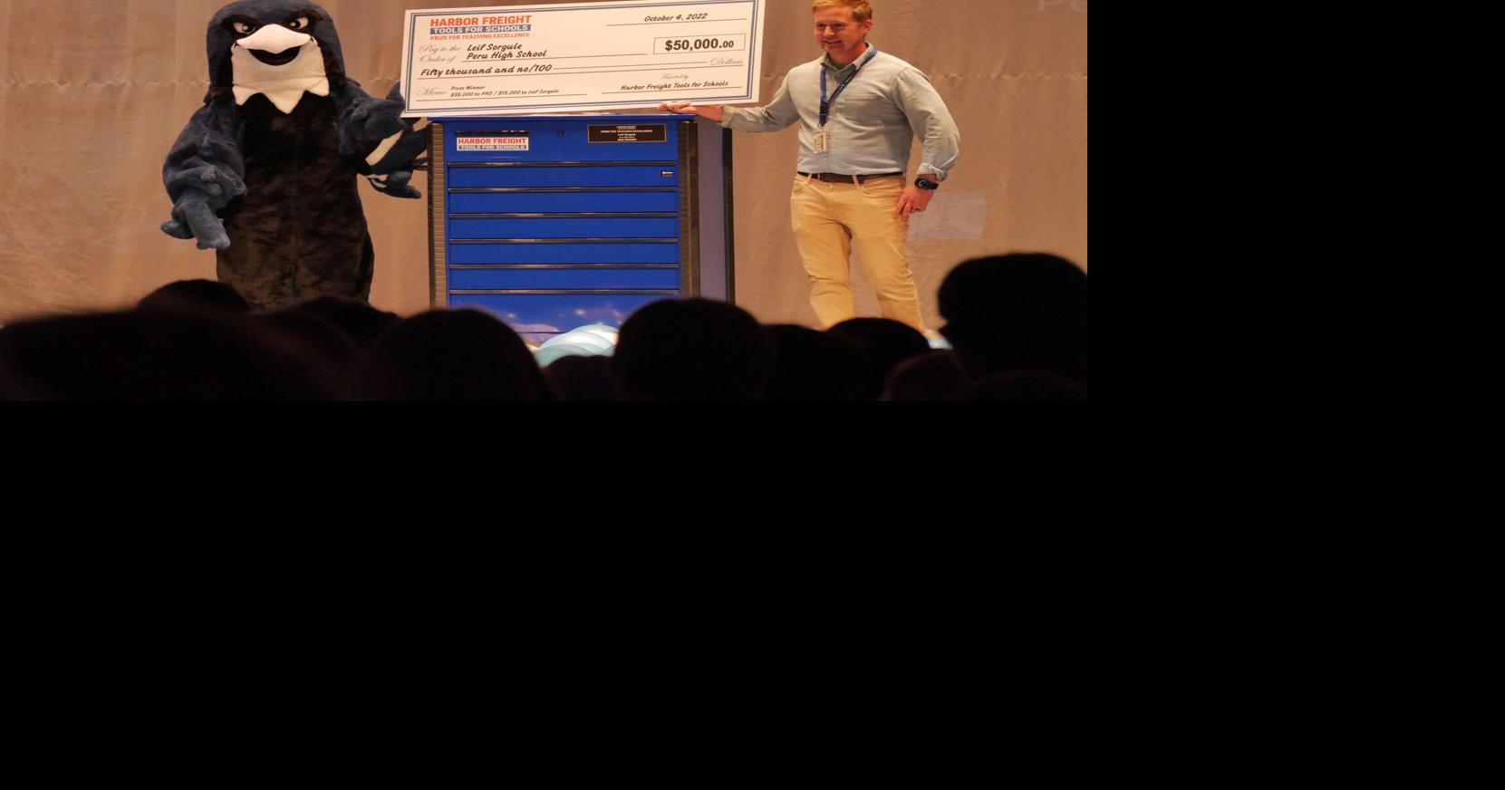 Peru teacher wins $50K teaching excellence prize | News ...
