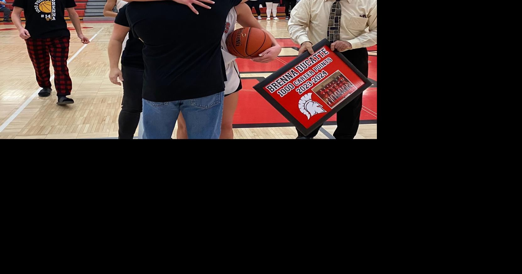 Ducatte nets 1000th career point | Sports | pressrepublican.com
