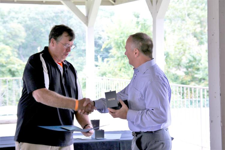 GLAD HANDS | Local Sports | primepublishers.com