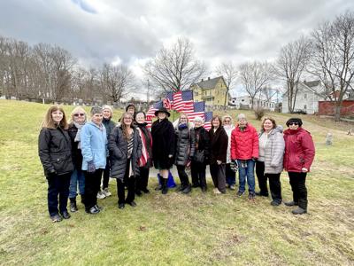 Local DAR, Veterans Sponsor Wreaths Across America Event | Community ...