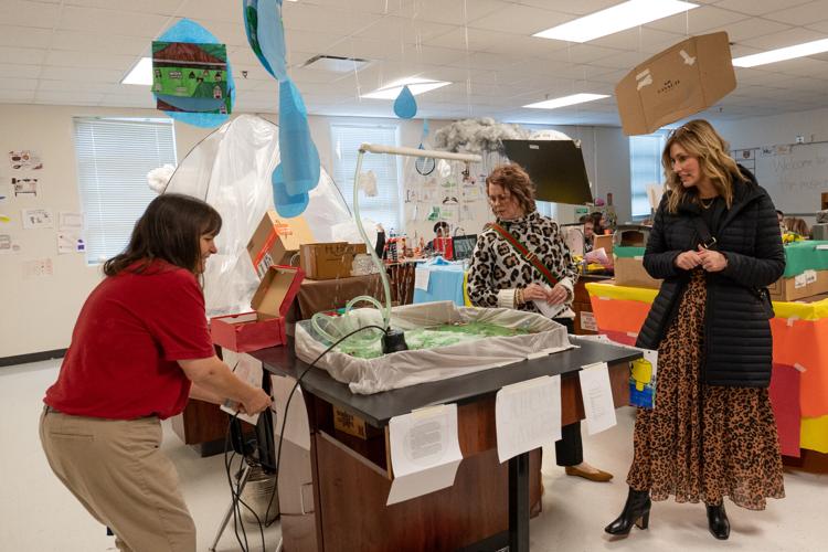 Ninth grade students create their own science museum ...