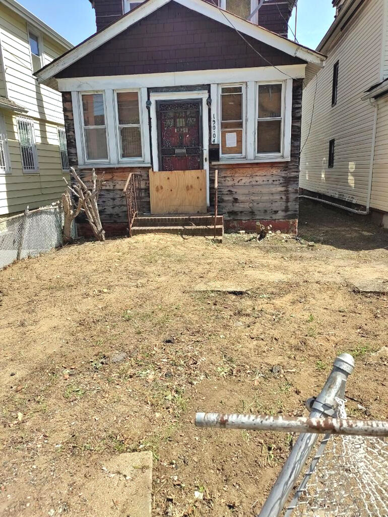 Cleanup at Hollis house | | qchron.com