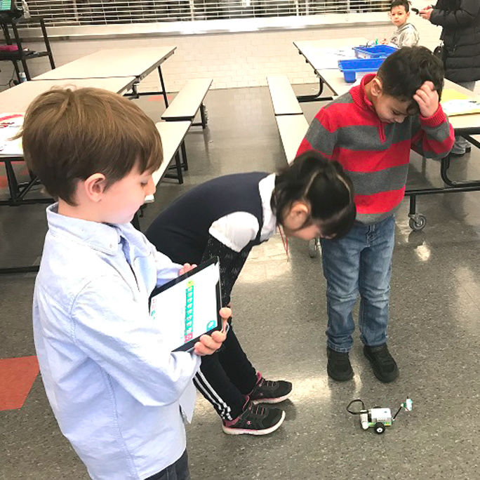 Explaining coding to parents at PS97Q | | qchron.com