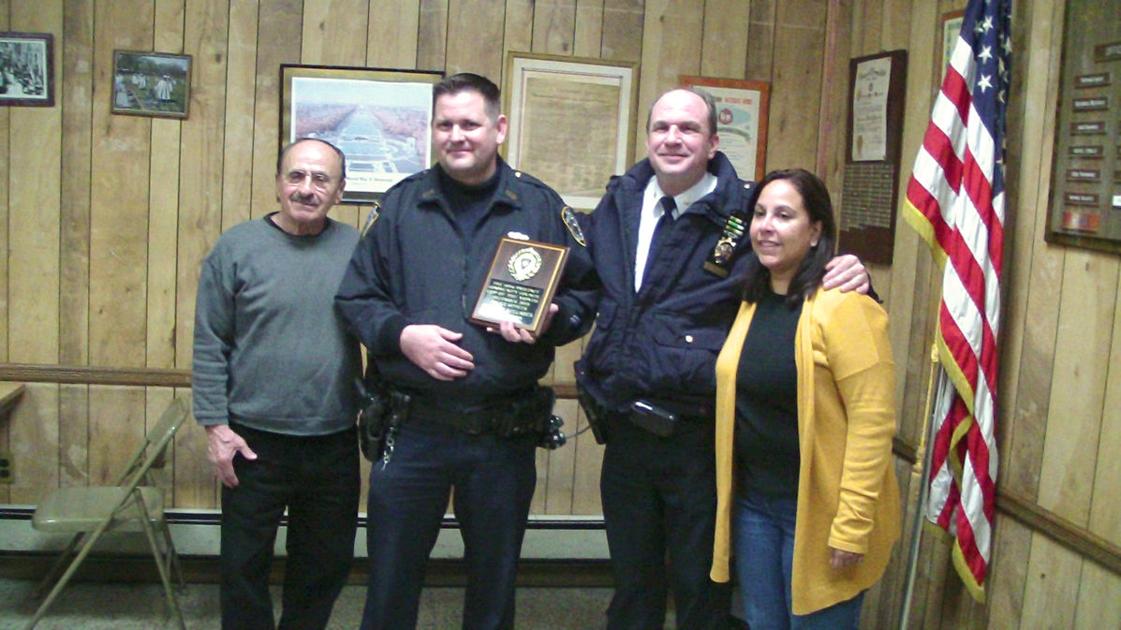 Brave cop saves a woman’s life | | qchron.com