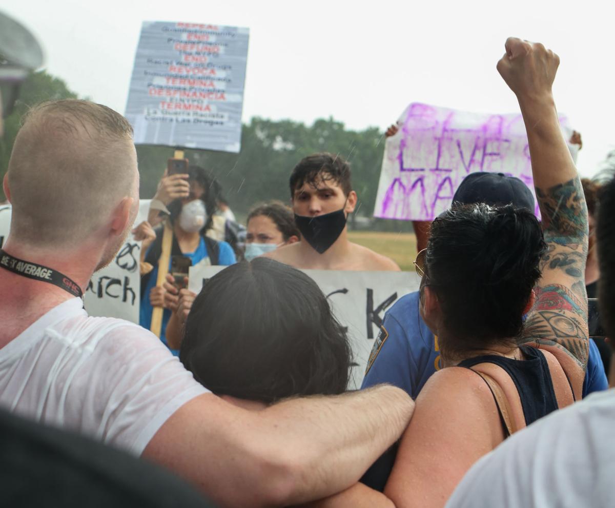 Pro-police, BLM activists face off | | qchron.com