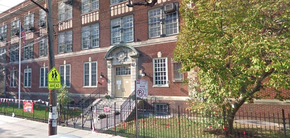 PS 154 slated for new computer lab | | qchron.com