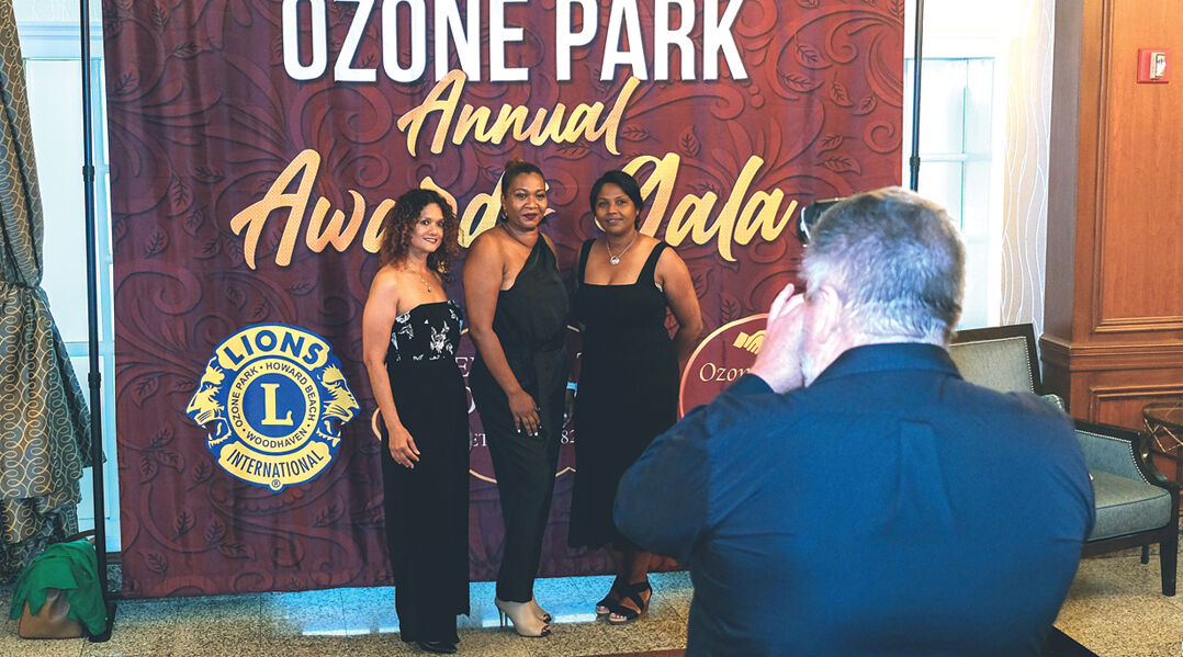 Hundreds gather at Ozone Park awards gala | | qchron.com