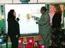 PS 161 gets modern Smart board computers | | qchron.com