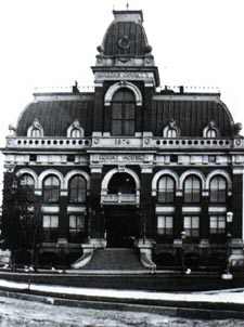 A Hundred Years After Fire, LIC Courthouse Is Recognized | | qchron.com