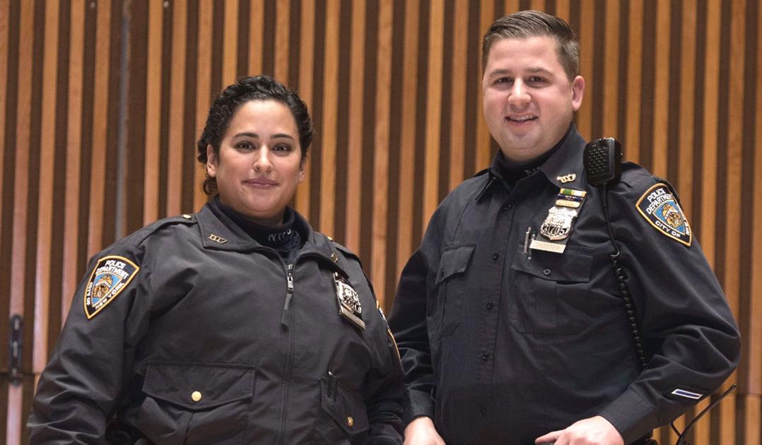 Heroic cops brave fire to rescue man | | qchron.com