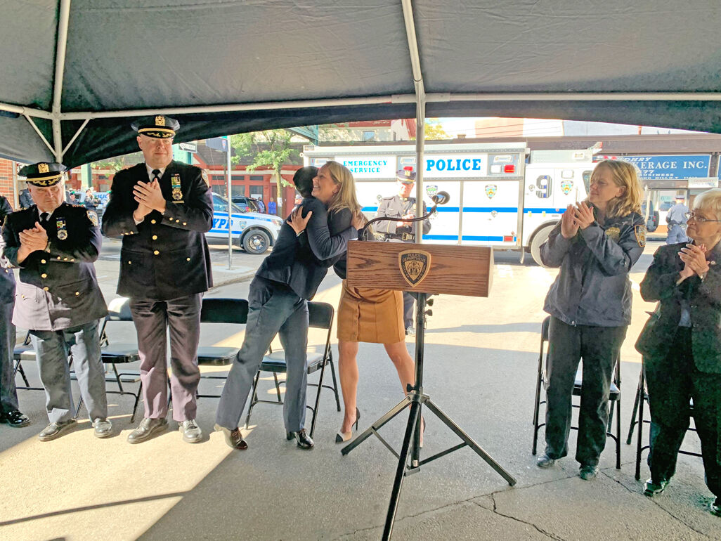Det. Brian Simonsen Way unveiled | | qchron.com