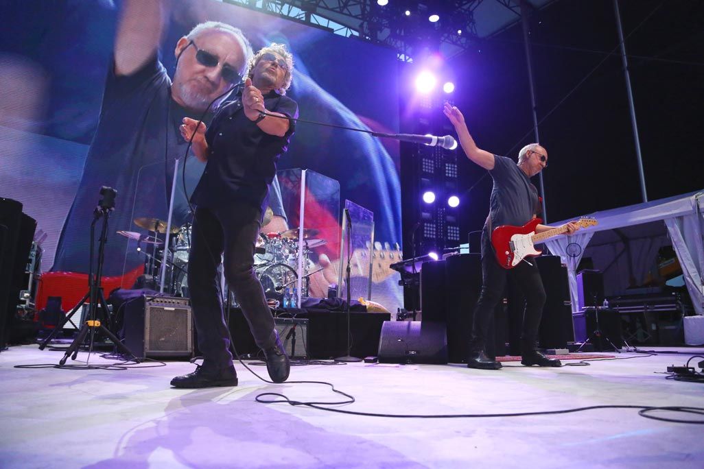 Hey, hey, join together with the band | | qchron.com