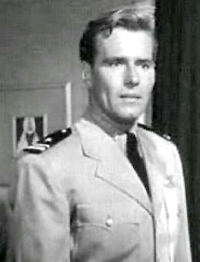 Phil Carey stood tall in Flushing, in war and on TV | | qchron.com