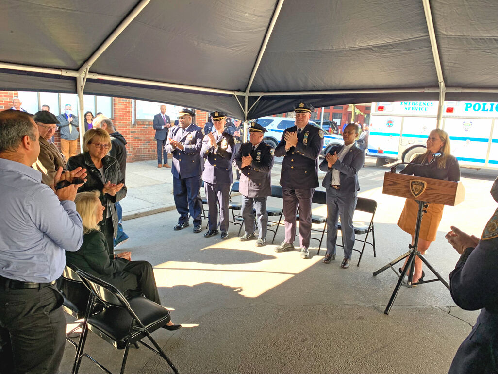 Det. Brian Simonsen Way unveiled | | qchron.com