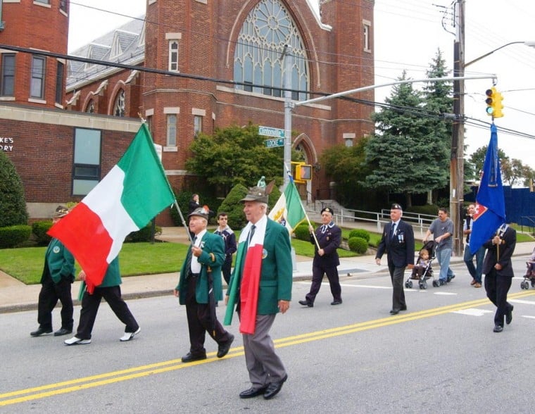 Italian pride show in Columbus Day parade | | qchron.com