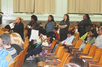 PS 124 parents want shelter gone | | qchron.com