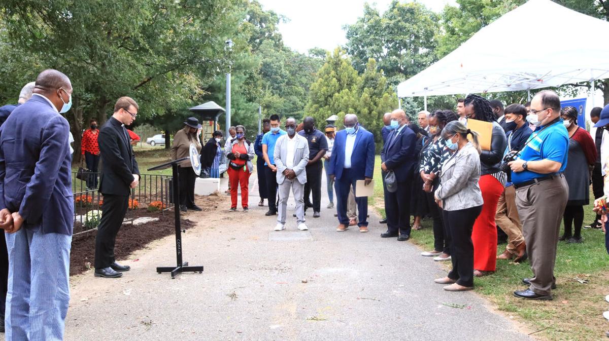 Covid Victory Garden at Roy Wilkins | | qchron.com