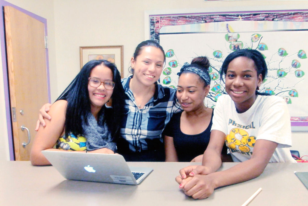 Pan American International students' attend a club fair | | qchron.com