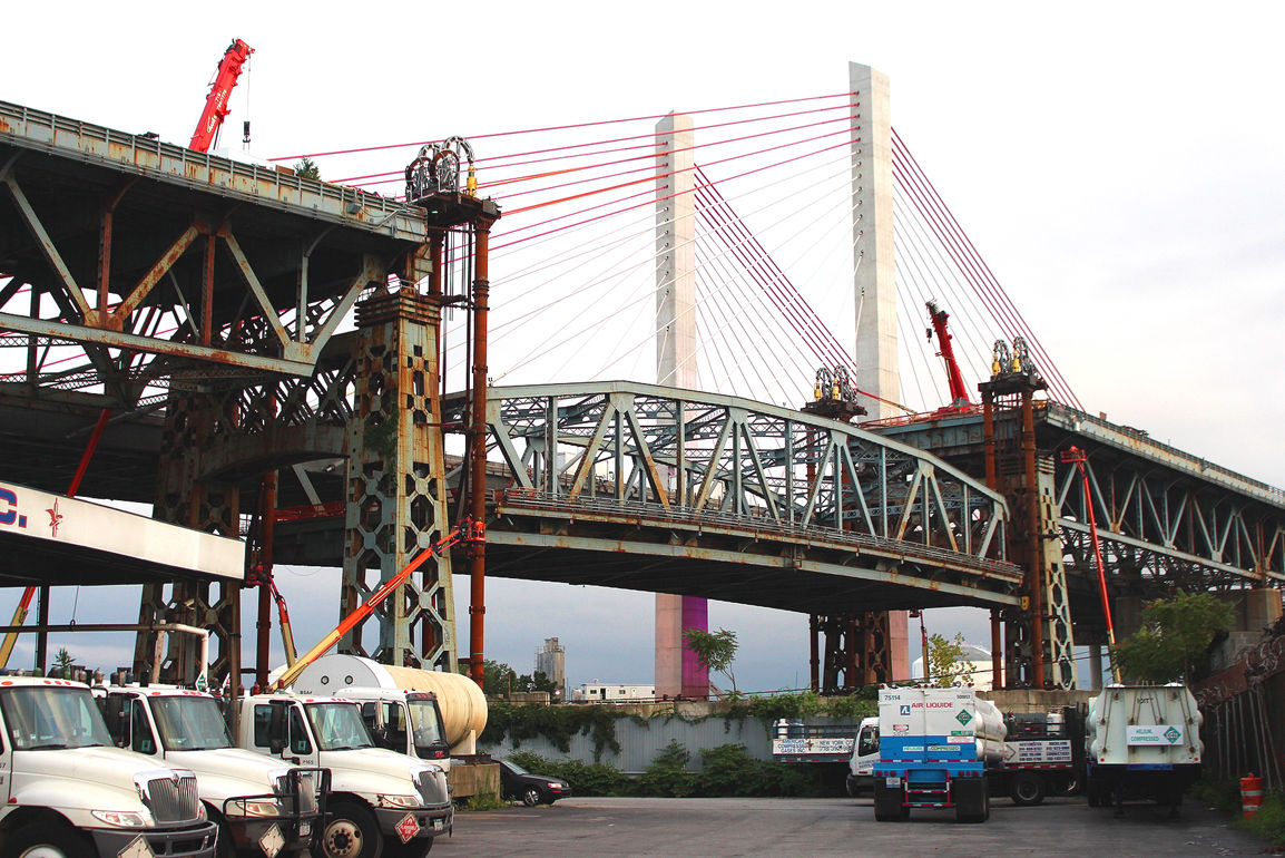 Look out below: The K-Bridge comes down | | qchron.com