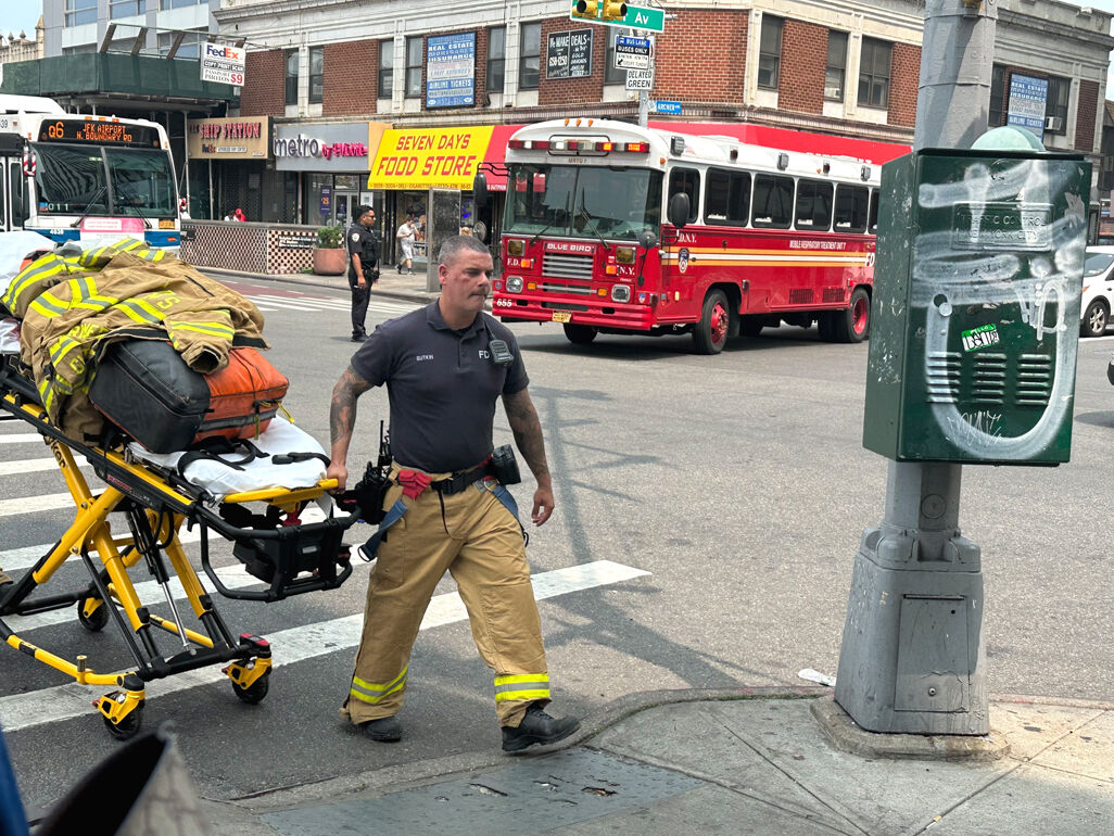 Updated: LIRR train derails in Jamaica | | qchron.com