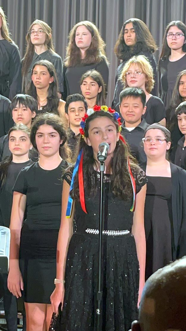A song for Ukraine at JHS 157 concert | | qchron.com