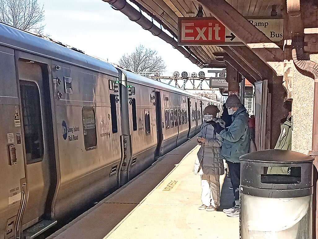 LIRR adjusts after scheduling uproar | | qchron.com
