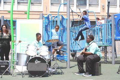 PS 75 gets long-awaited playground | | qchron.com