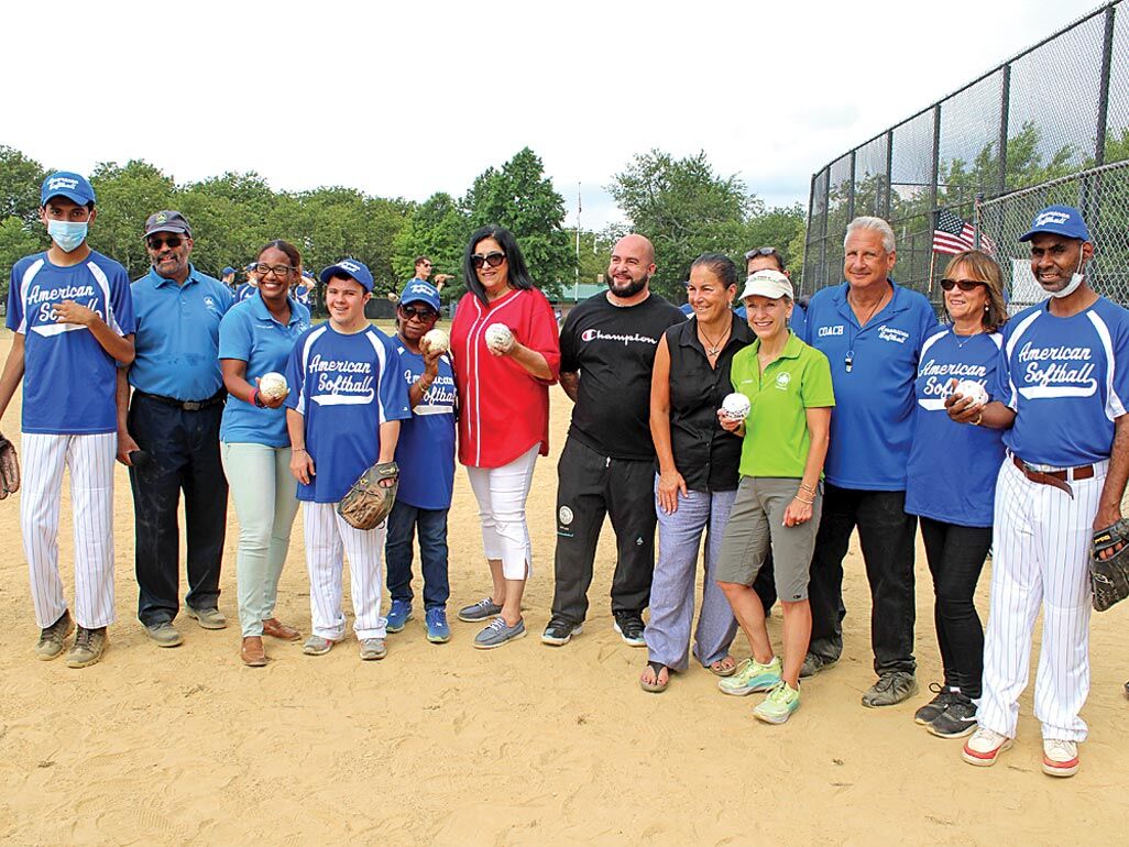 American Softball leaders honored | | qchron.com