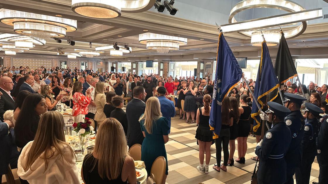 Hundreds gather at Ozone Park awards gala | | qchron.com