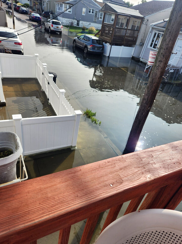 Mother Nature brings floods to Hamilton Beach | | qchron.com