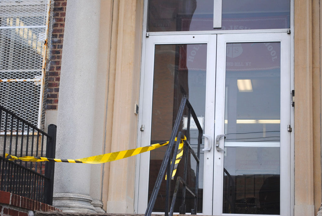 Science experiment sends 21 to the hospital | | qchron.com