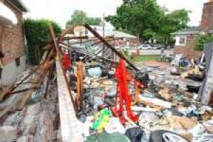 Garage explosion rocks Flushing nabe | | qchron.com