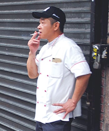 NYC’s Chinese men smoke at high rate | | qchron.com