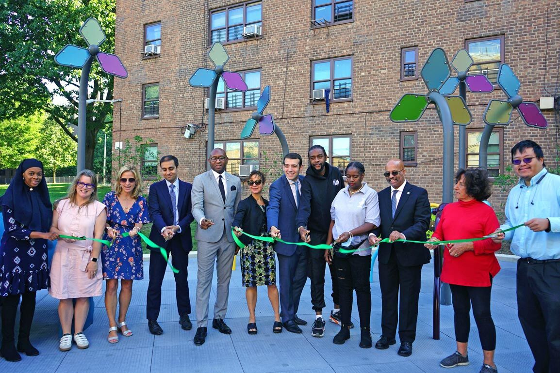 New park opens at Pomonok Houses | | qchron.com