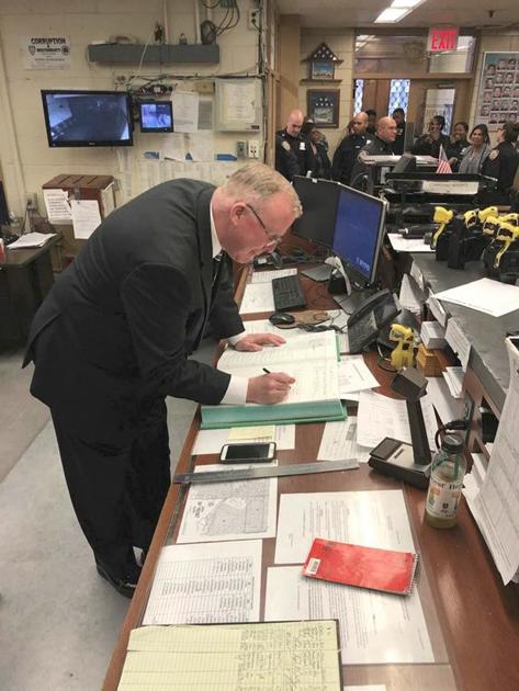 Phil McManus says farewell to the NYPD | | qchron.com