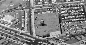 Alexander’s opens its Queens store | | qchron.com