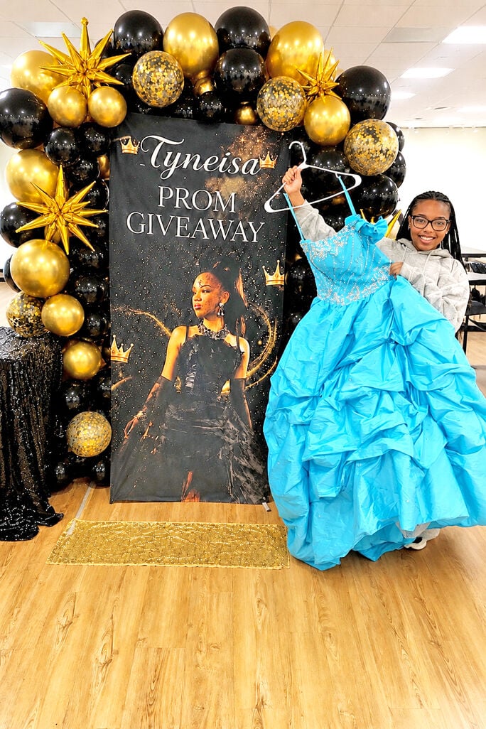 21 prom dresses given away by teen | | qchron.com