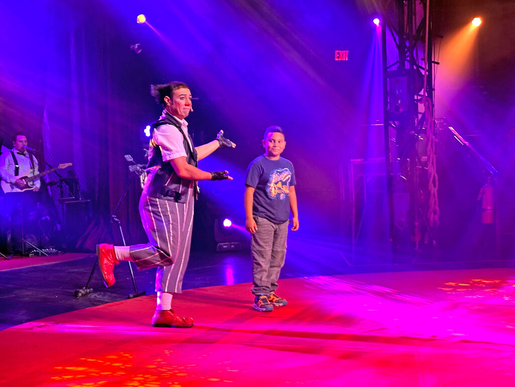 Fl!p Circus big top touches down at Forest Park | | qchron.com