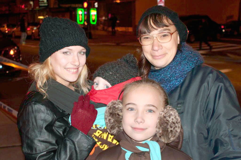 Rockin’ around the Christmas tree! | | qchron.com