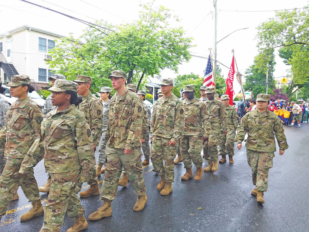 PHOTOS: Fallen U.S. soldiers honored in Whitestone | | qchron.com