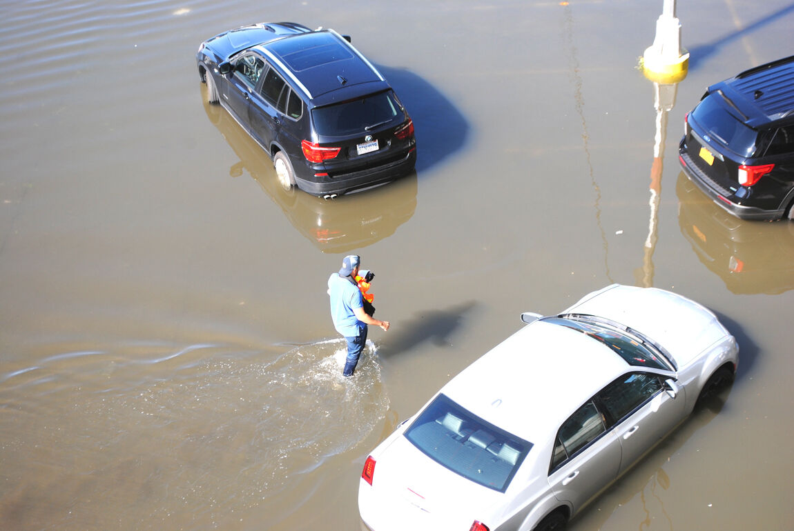 No good way to travel in a storm | | qchron.com
