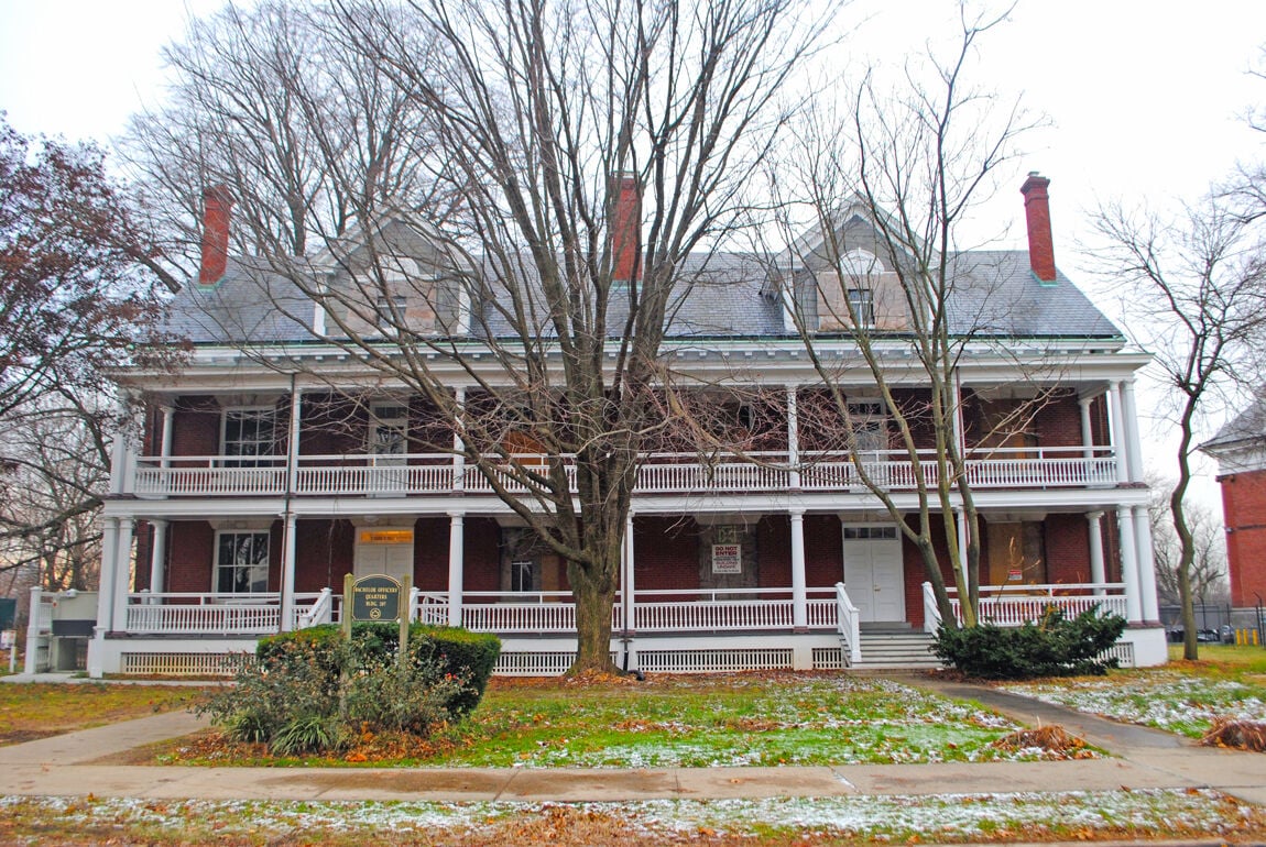 Queens landmarks honored by NYLC | | qchron.com