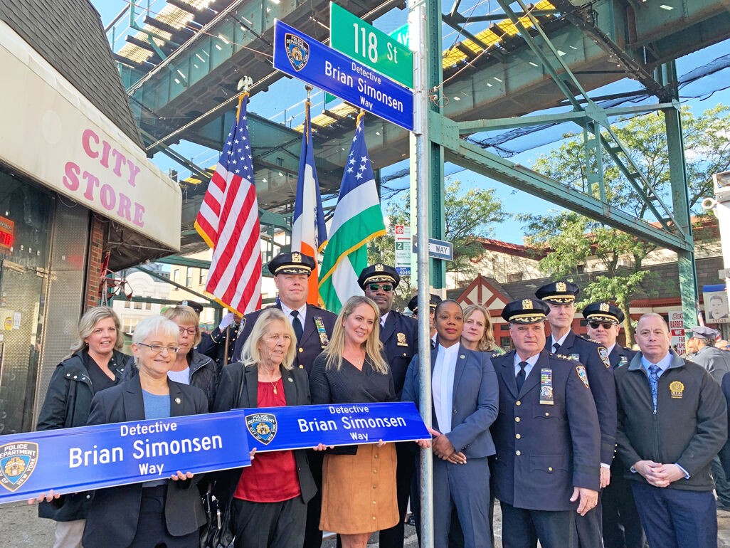 Det. Brian Simonsen Way unveiled | | qchron.com