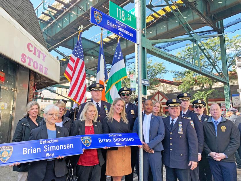 Det. Brian Simonsen Way unveiled | | qchron.com