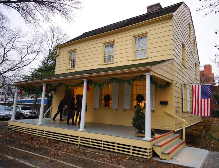 House tour gives a peek into past | | qchron.com
