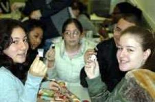 Anti Drug Campaign Doles Out Dime Bags | | qchron.com